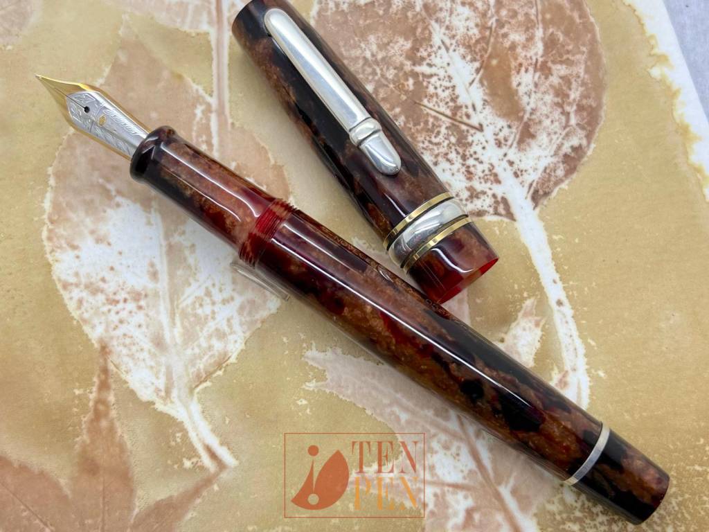 STIPULA NOVECENTO REX - AMBER-COLORED CELLULOID - 18 K NIB | Tenpen ...